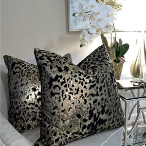 Caldeira Pillows | Accents | Nwt Caldeira Decorative Pillows Read ...